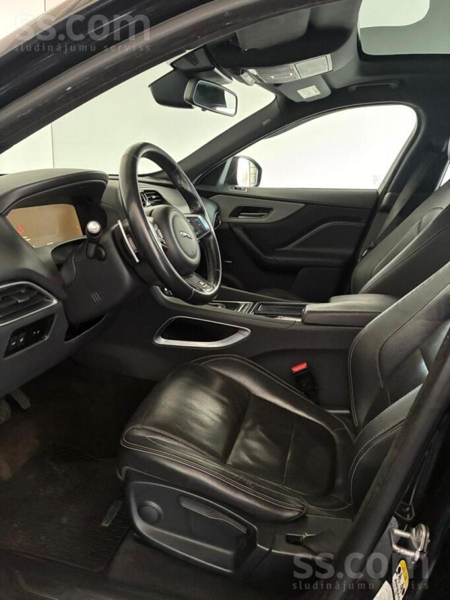 Black Jaguar F-Pace 2017 in Riga, with an engine capacity of 2.00 L and mileage of 192 thousand km for 10550 €, photo 7 on AUTOMOTO.COM.LV