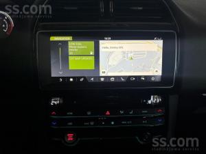Black Jaguar F-Pace 2017 in Riga, with an engine capacity of 2.00 L and mileage of 192 thousand km for 10550 €, photo 15 on AUTOMOTO.COM.LV