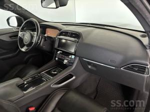 Black Jaguar F-Pace 2017 in Riga, with an engine capacity of 2.00 L and mileage of 192 thousand km for 10550 €, photo 17 on AUTOMOTO.COM.LV