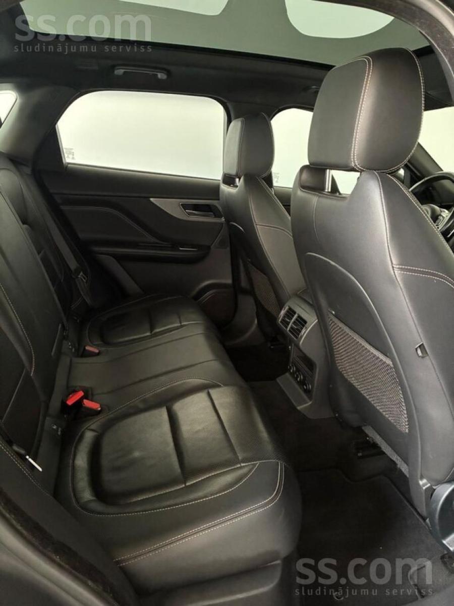 Black Jaguar F-Pace 2017 in Riga, with an engine capacity of 2.00 L and mileage of 192 thousand km for 10550 €, photo 19 on AUTOMOTO.COM.LV