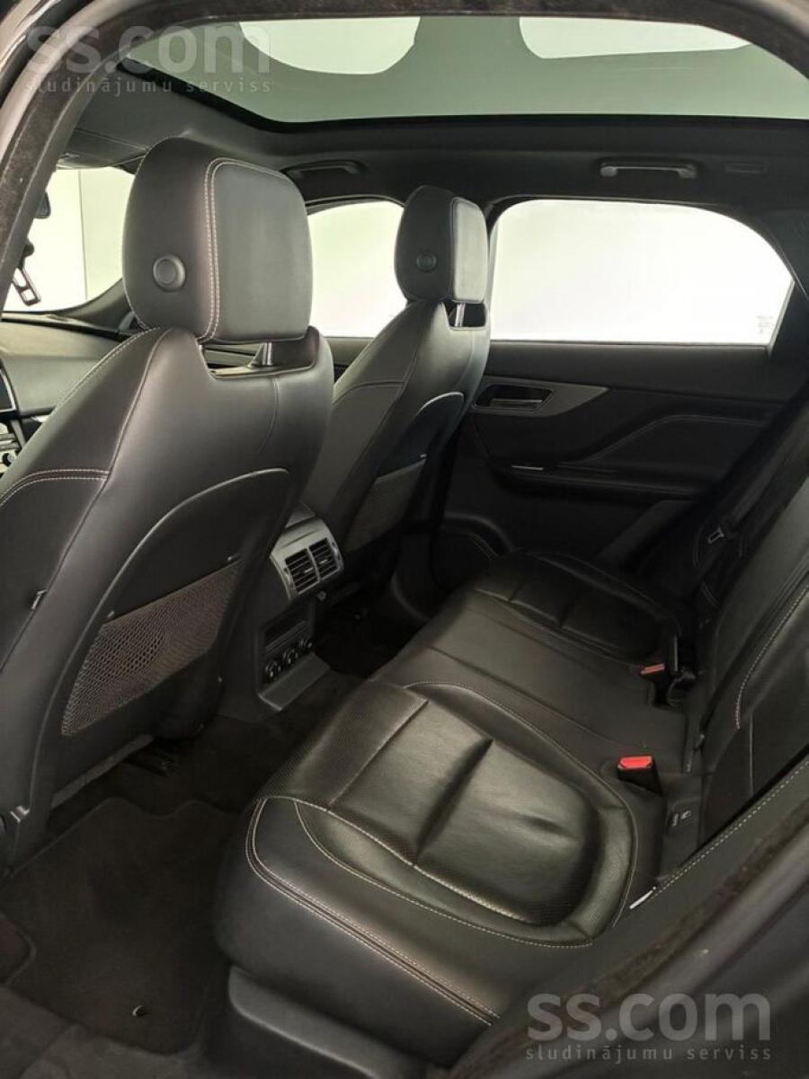 Black Jaguar F-Pace 2017 in Riga, with an engine capacity of 2.00 L and mileage of 192 thousand km for 10550 €, photo 20 on AUTOMOTO.COM.LV