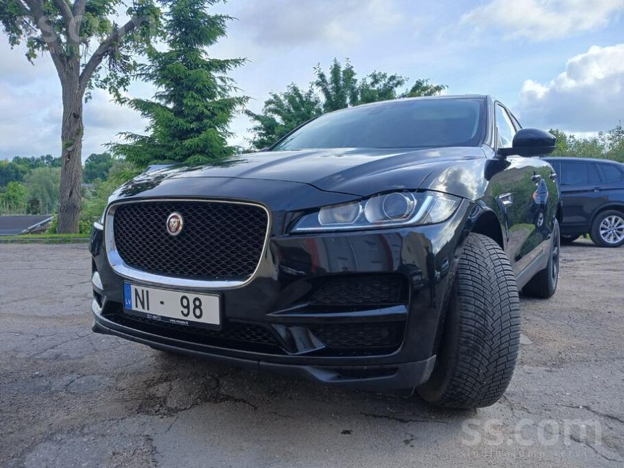 Melns Jaguar F-Pace 2017 Bauska, ar dzinēja tilpumu 2.00 L un nobraukumu 280 tūkst. km par 11500 €, foto 3 vietnē AUTOMOTO.COM.LV