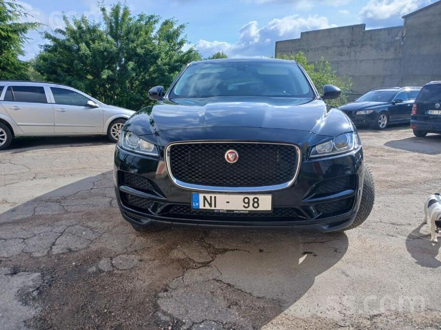 Melns Jaguar F-Pace 2017 Bauska, ar dzinēja tilpumu 2.00 L un nobraukumu 280 tūkst. km par 11500 €, foto 14 vietnē AUTOMOTO.COM.LV