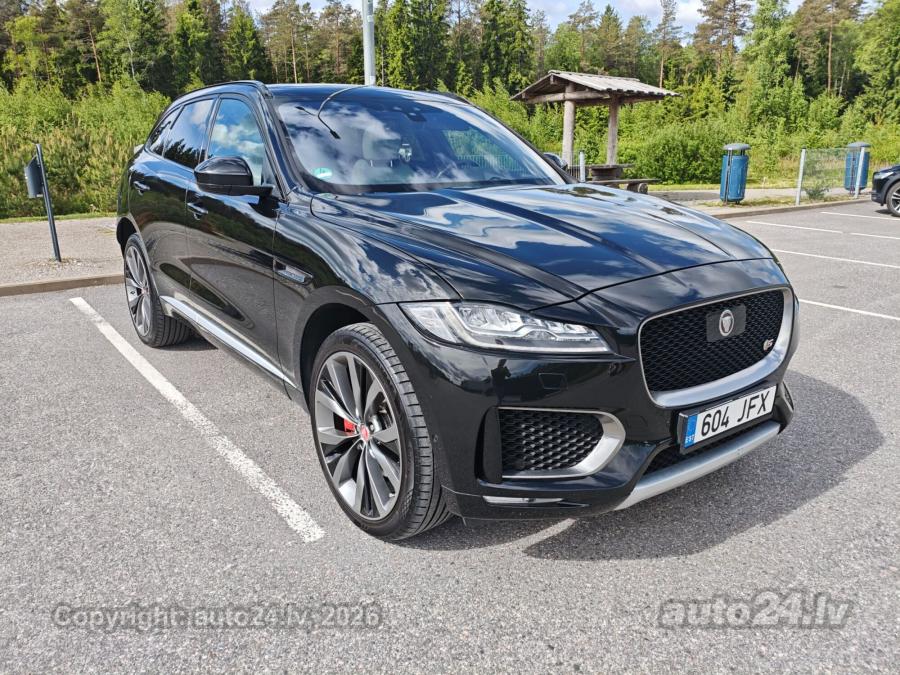 Melns Jaguar F-Pace 2017 Tallina, ar dzinēja tilpumu 3.00 L un nobraukumu 193 tūkst. km par 22999 €, foto 1 vietnē AUTOMOTO.COM.LV