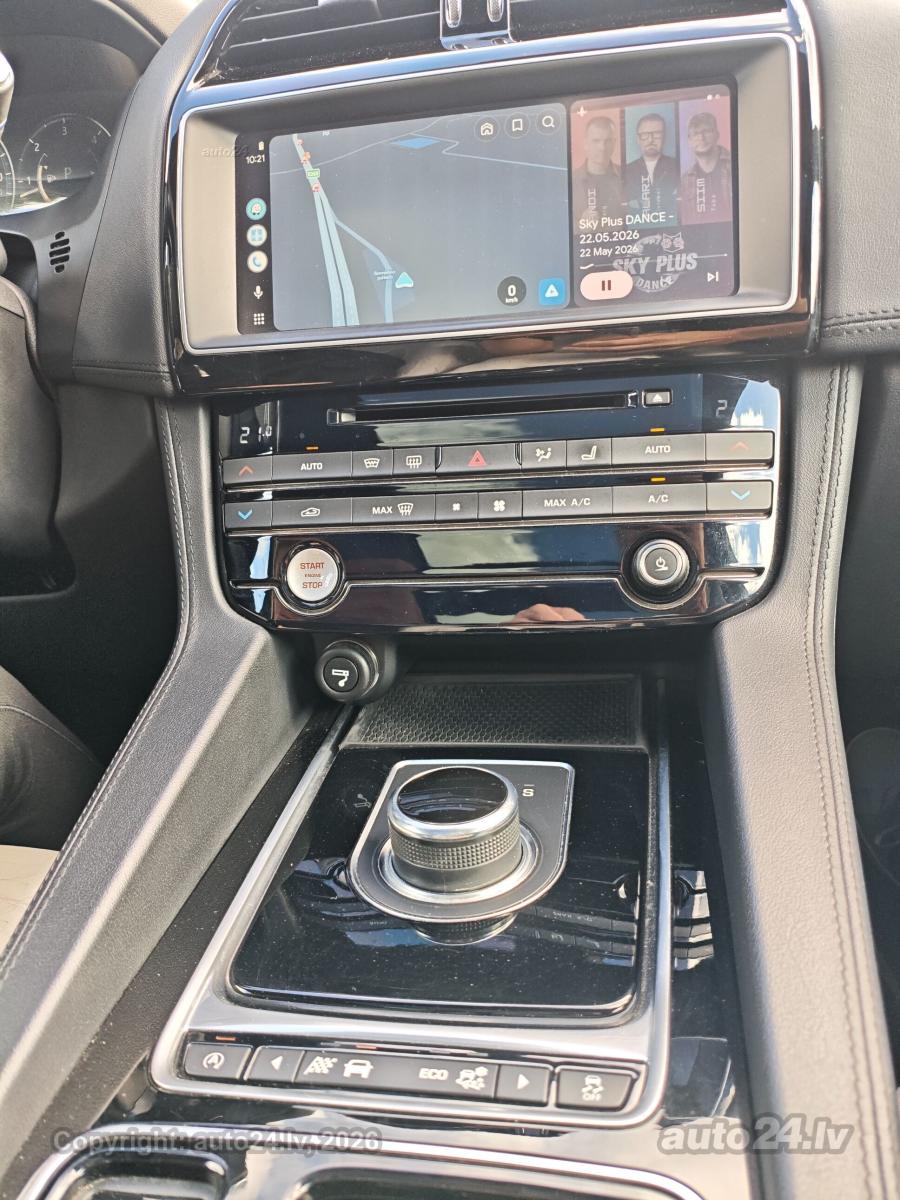 Melns Jaguar F-Pace 2017 Tallina, ar dzinēja tilpumu 3.00 L un nobraukumu 193 tūkst. km par 22999 €, foto 11 vietnē AUTOMOTO.COM.LV