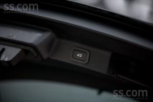 Black Jaguar F-Pace 2017 in Jelgava, with an engine capacity of 2.00 L and mileage of 0 thousand km for 10990 €, photo 11 on AUTOMOTO.COM.LV