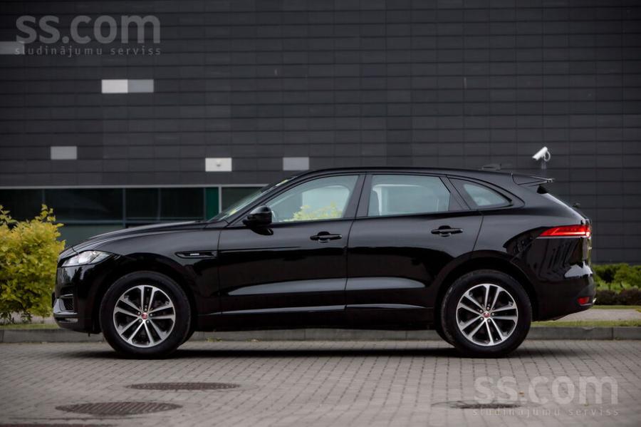 Black Jaguar F-Pace 2017 in Jelgava, with an engine capacity of 2.00 L and mileage of 0 thousand km for 10990 €, photo 16 on AUTOMOTO.COM.LV