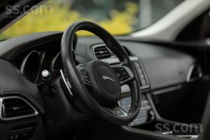 Black Jaguar F-Pace 2017 in Jelgava, with an engine capacity of 2.00 L and mileage of 0 thousand km for 10990 €, photo 17 on AUTOMOTO.COM.LV