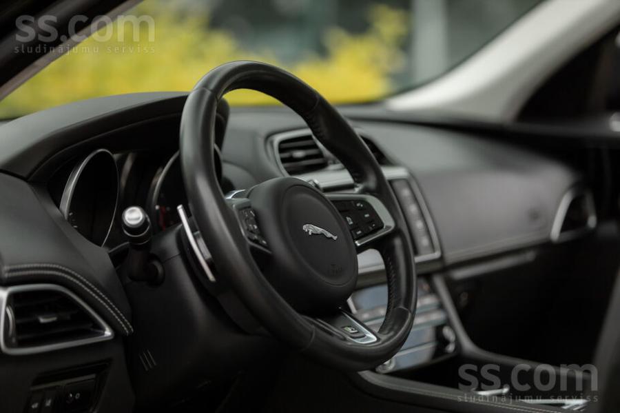 Black Jaguar F-Pace 2017 in Jelgava, with an engine capacity of 2.00 L and mileage of 0 thousand km for 10990 €, photo 17 on AUTOMOTO.COM.LV
