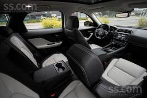 Black Jaguar F-Pace 2017 in Jelgava, with an engine capacity of 2.00 L and mileage of 0 thousand km for 10990 €, photo 25 on AUTOMOTO.COM.LV