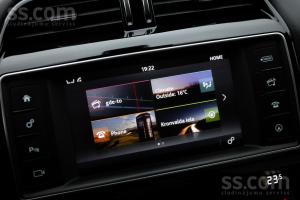 Black Jaguar F-Pace 2017 in Jelgava, with an engine capacity of 2.00 L and mileage of 0 thousand km for 10990 €, photo 28 on AUTOMOTO.COM.LV
