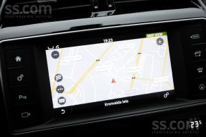 Black Jaguar F-Pace 2017 in Jelgava, with an engine capacity of 2.00 L and mileage of 0 thousand km for 10990 €, photo 31 on AUTOMOTO.COM.LV