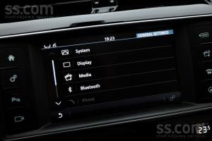 Black Jaguar F-Pace 2017 in Jelgava, with an engine capacity of 2.00 L and mileage of 0 thousand km for 10990 €, photo 32 on AUTOMOTO.COM.LV