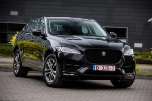 Black Jaguar F-Pace 2017 in Jelgava, with an engine capacity of 2.00 L and mileage of 150 thousand km for 10990 €, photo 6 on AUTOMOTO.COM.LV