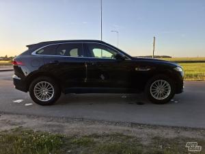 Black Jaguar F-Pace 2017 in Kretinga, with an engine capacity of 2.00 L and mileage of 175 thousand km for 12200 €, photo 5 on AUTOMOTO.COM.LV