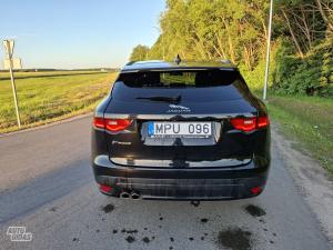 Black Jaguar F-Pace 2017 in Kretinga, with an engine capacity of 2.00 L and mileage of 175 thousand km for 12200 €, photo 7 on AUTOMOTO.COM.LV