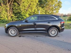 Black Jaguar F-Pace 2017 in Kretinga, with an engine capacity of 2.00 L and mileage of 175 thousand km for 12200 €, photo 9 on AUTOMOTO.COM.LV
