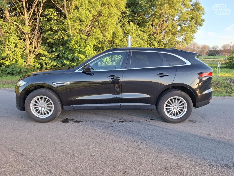 Black Jaguar F-Pace 2017 in Kretinga, with an engine capacity of 2.00 L and mileage of 175 thousand km for 12200 €, photo 9 on AUTOMOTO.COM.LV