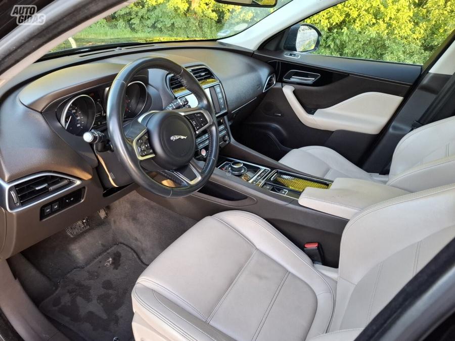 Black Jaguar F-Pace 2017 in Kretinga, with an engine capacity of 2.00 L and mileage of 175 thousand km for 12200 €, photo 12 on AUTOMOTO.COM.LV