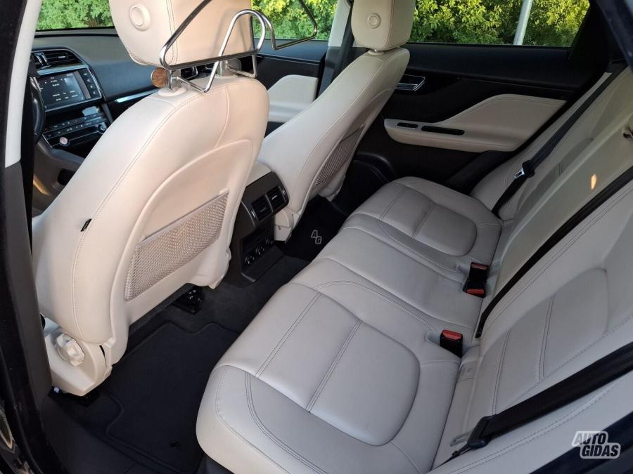 Black Jaguar F-Pace 2017 in Kretinga, with an engine capacity of 2.00 L and mileage of 175 thousand km for 12200 €, photo 13 on AUTOMOTO.COM.LV