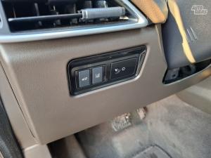 Black Jaguar F-Pace 2017 in Kretinga, with an engine capacity of 2.00 L and mileage of 175 thousand km for 12200 €, photo 15 on AUTOMOTO.COM.LV