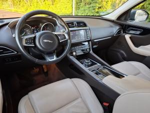 Black Jaguar F-Pace 2017 in Kretinga, with an engine capacity of 2.00 L and mileage of 175 thousand km for 12200 €, photo 19 on AUTOMOTO.COM.LV