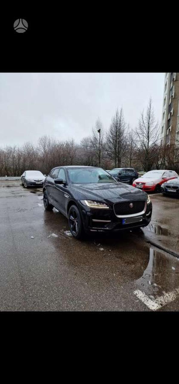 Black Jaguar F-Pace 2017 in Kaunas, with an engine capacity of 2.00 L and mileage of 181 thousand km for 11500 €, photo 4 on AUTOMOTO.COM.LV