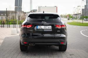Melns Jaguar F-Pace 2017 Rīga, ar dzinēja tilpumu 2.00 L un nobraukumu 214 tūkst. km par 13550 €, foto 9 vietnē AUTOMOTO.COM.LV
