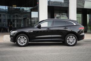 Melns Jaguar F-Pace 2017 Rīga, ar dzinēja tilpumu 2.00 L un nobraukumu 214 tūkst. km par 13550 €, foto 10 vietnē AUTOMOTO.COM.LV