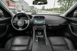 Melns Jaguar F-Pace 2017 Rīga, ar dzinēja tilpumu 2.00 L un nobraukumu 214 tūkst. km par 13550 €, foto 16 vietnē AUTOMOTO.COM.LV
