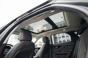 Melns Jaguar F-Pace 2017 Rīga, ar dzinēja tilpumu 2.00 L un nobraukumu 214 tūkst. km par 13550 €, foto 32 vietnē AUTOMOTO.COM.LV