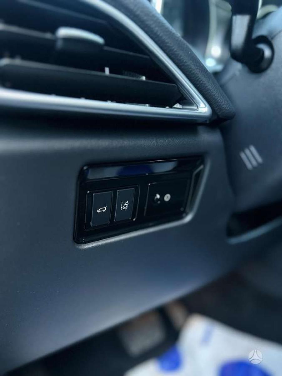 Melns Jaguar F-Pace 2017 Tauragė, ar dzinēja tilpumu 2.00 L un nobraukumu 146 tūkst. km par 9800 €, foto 13 vietnē AUTOMOTO.COM.LV