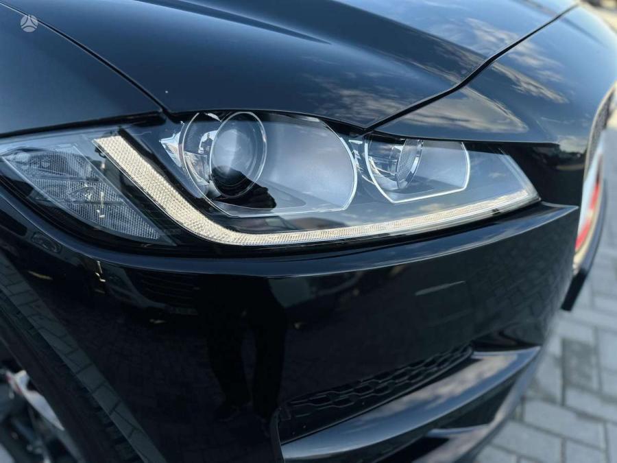Melns Jaguar F-Pace 2017 Tauragė, ar dzinēja tilpumu 2.00 L un nobraukumu 146 tūkst. km par 9800 €, foto 17 vietnē AUTOMOTO.COM.LV