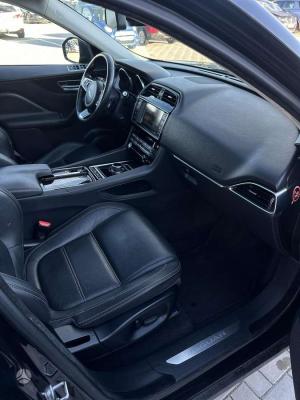 Melns Jaguar F-Pace 2017 Tauragė, ar dzinēja tilpumu 2.00 L un nobraukumu 146 tūkst. km par 9800 €, foto 19 vietnē AUTOMOTO.COM.LV