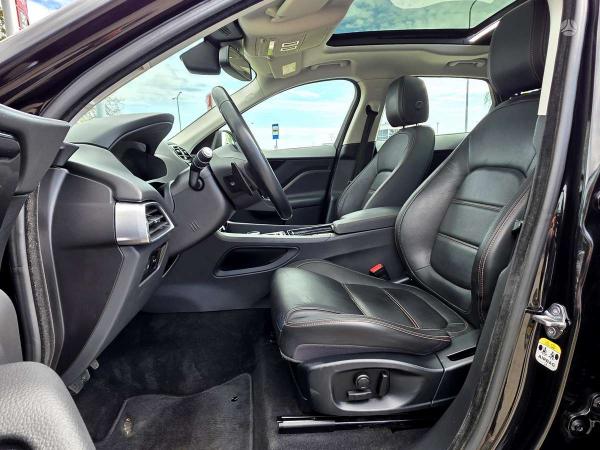 Black Jaguar F-Pace 2017 in Taurage, with an engine capacity of 2.00 L and mileage of 237 thousand km for 12300 €, photo 9 on AUTOMOTO.COM.LV