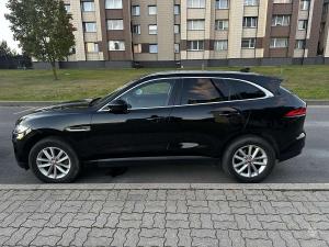 Black Jaguar F-Pace 2017 in Taurage, with an engine capacity of 2.00 L and mileage of 75 thousand km for 12000 €, photo 3 on AUTOMOTO.COM.LV