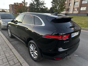Black Jaguar F-Pace 2017 in Taurage, with an engine capacity of 2.00 L and mileage of 75 thousand km for 12000 €, photo 4 on AUTOMOTO.COM.LV