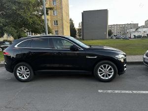 Black Jaguar F-Pace 2017 in Taurage, with an engine capacity of 2.00 L and mileage of 75 thousand km for 12000 €, photo 7 on AUTOMOTO.COM.LV