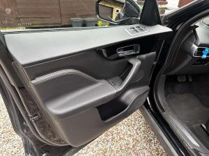 Black Jaguar F-Pace 2017 in Taurage, with an engine capacity of 2.00 L and mileage of 75 thousand km for 12000 €, photo 15 on AUTOMOTO.COM.LV