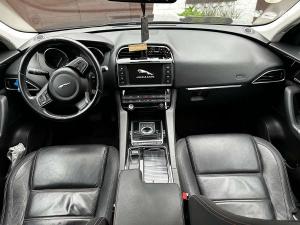 Black Jaguar F-Pace 2017 in Taurage, with an engine capacity of 2.00 L and mileage of 75 thousand km for 12000 €, photo 16 on AUTOMOTO.COM.LV