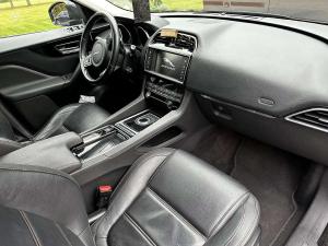 Black Jaguar F-Pace 2017 in Taurage, with an engine capacity of 2.00 L and mileage of 75 thousand km for 12000 €, photo 17 on AUTOMOTO.COM.LV