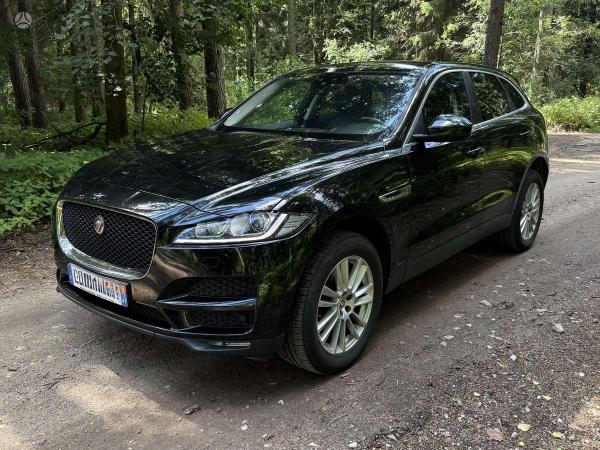 Black Jaguar F-Pace 2017 in Taurage, with an engine capacity of 2.00 L and mileage of 150 thousand km for 10900 €, photo 2 on AUTOMOTO.COM.LV