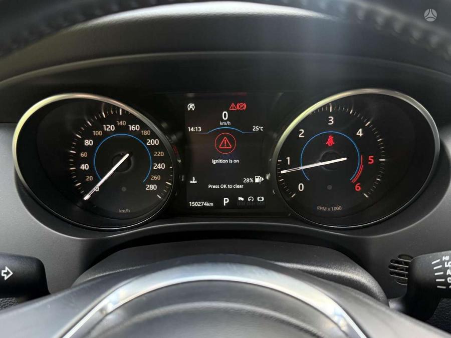 Black Jaguar F-Pace 2017 in Taurage, with an engine capacity of 2.00 L and mileage of 150 thousand km for 10900 €, photo 13 on AUTOMOTO.COM.LV
