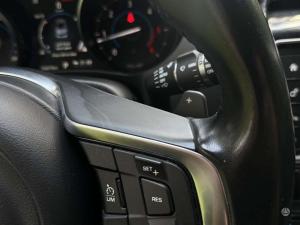 Black Jaguar F-Pace 2017 in Taurage, with an engine capacity of 2.00 L and mileage of 150 thousand km for 10900 €, photo 14 on AUTOMOTO.COM.LV