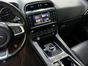 Black Jaguar F-Pace 2017 in Taurage, with an engine capacity of 2.00 L and mileage of 150 thousand km for 10900 €, photo 18 on AUTOMOTO.COM.LV