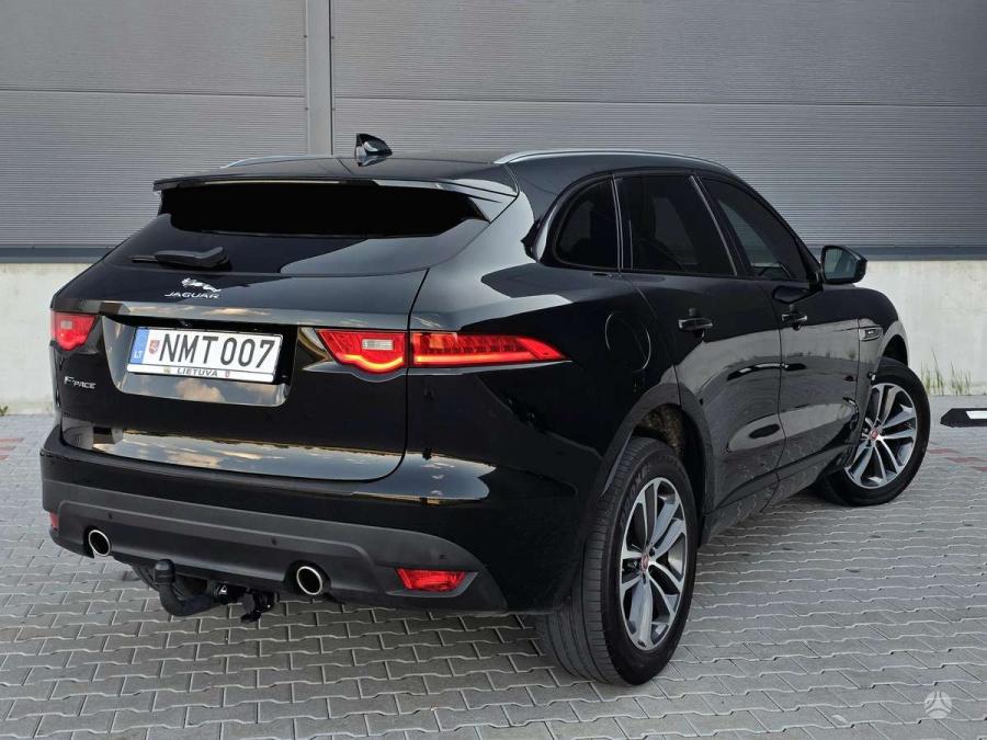 Melns Jaguar F-Pace 2017 Šauļi, ar dzinēja tilpumu 2.99 L un nobraukumu 117 tūkst. km par 15900 €, foto 8 vietnē AUTOMOTO.COM.LV
