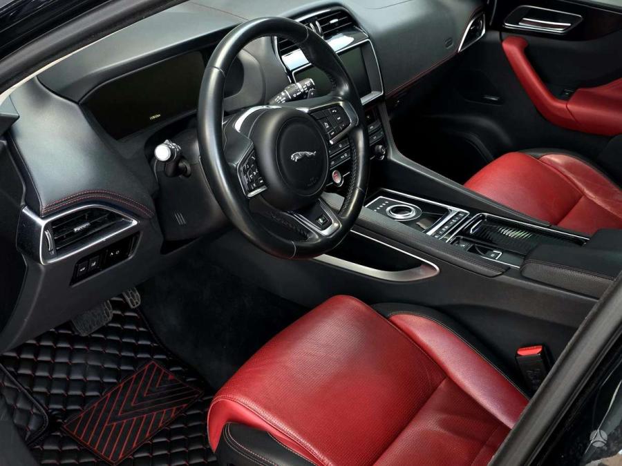 Melns Jaguar F-Pace 2017 Šauļi, ar dzinēja tilpumu 2.99 L un nobraukumu 117 tūkst. km par 15900 €, foto 18 vietnē AUTOMOTO.COM.LV