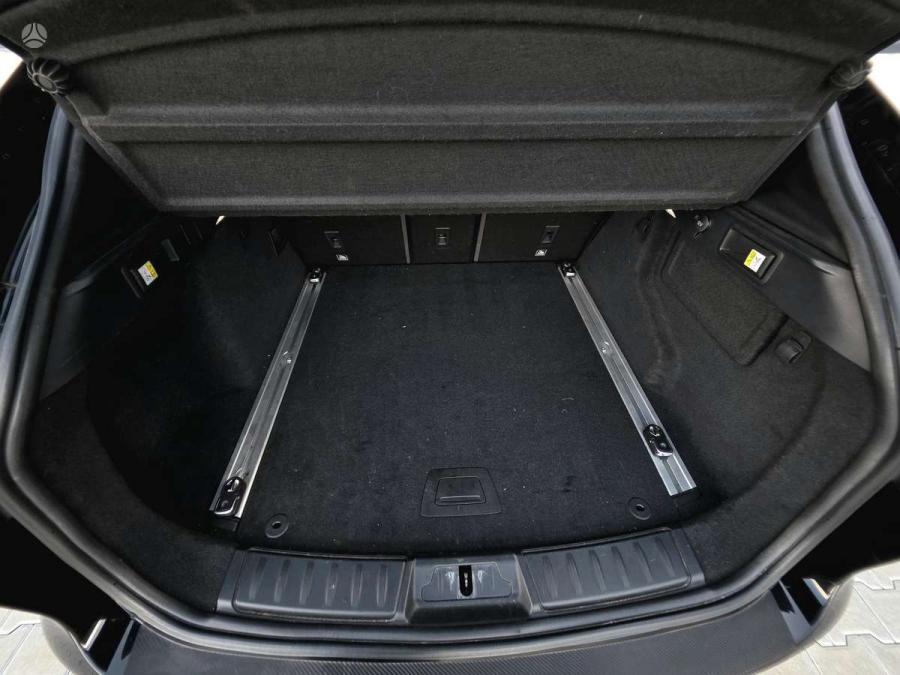Melns Jaguar F-Pace 2017 Šauļi, ar dzinēja tilpumu 2.99 L un nobraukumu 117 tūkst. km par 15900 €, foto 39 vietnē AUTOMOTO.COM.LV