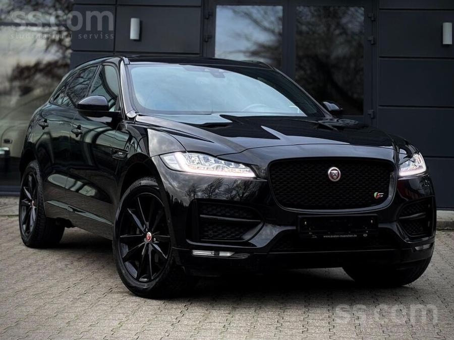 Black Jaguar F-Pace 2017 in Riga, with an engine capacity of 2.00 L and mileage of 149 thousand km for 15300 €, photo 5 on AUTOMOTO.COM.LV