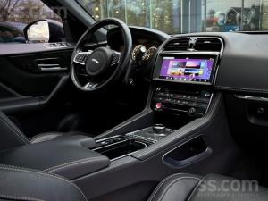 Black Jaguar F-Pace 2017 in Riga, with an engine capacity of 2.00 L and mileage of 149 thousand km for 15300 €, photo 10 on AUTOMOTO.COM.LV
